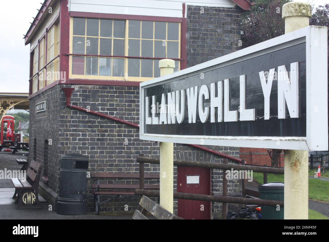 Llangollen station signal box hi-res stock photography and images - Alamy