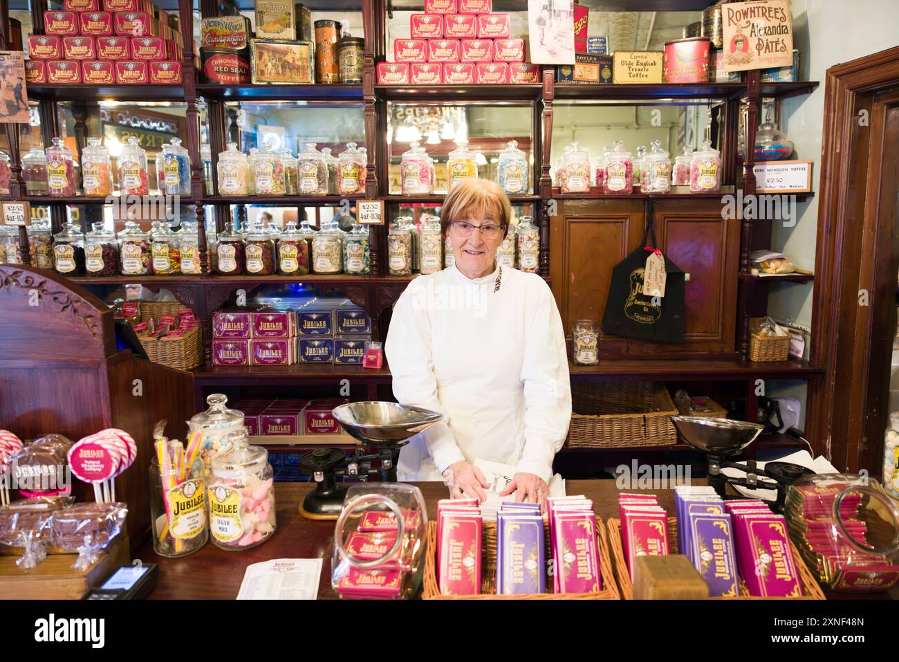 Victorian shop interior hi-res stock photography and images - Alamy