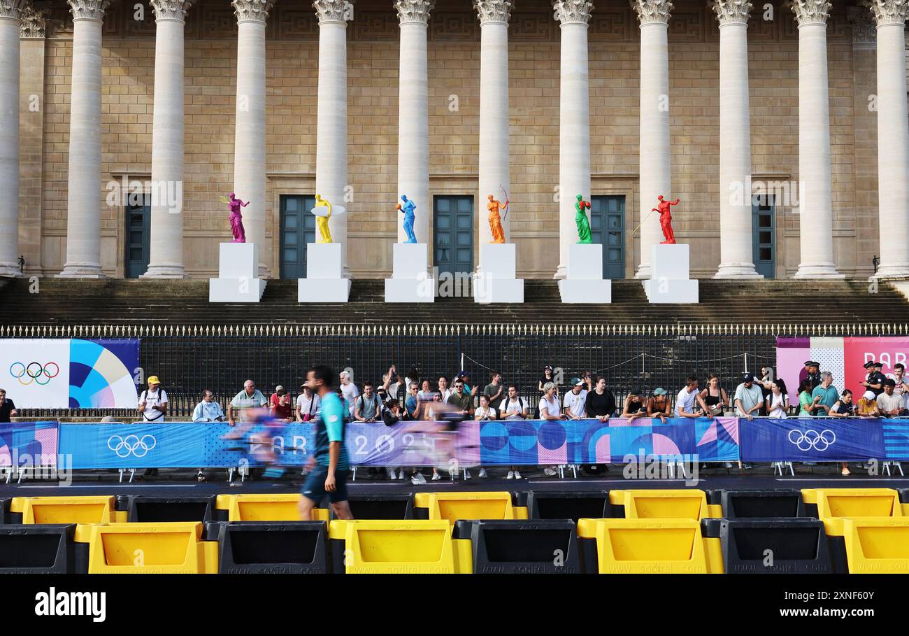 Paris, France. 31st July, 2024. Athletes compete during the women's ...