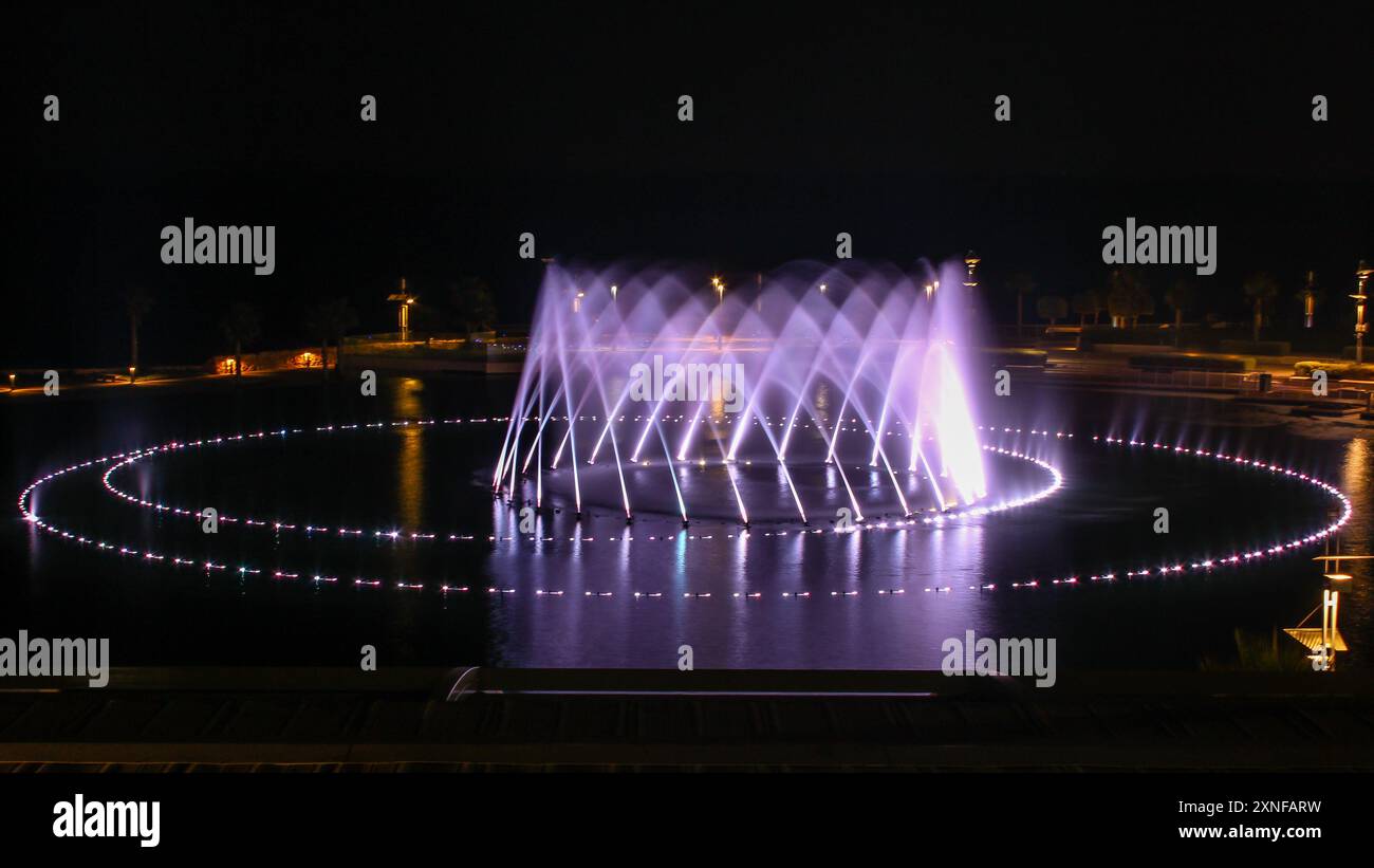 Nightlife activity hi-res stock photography and images - Alamy