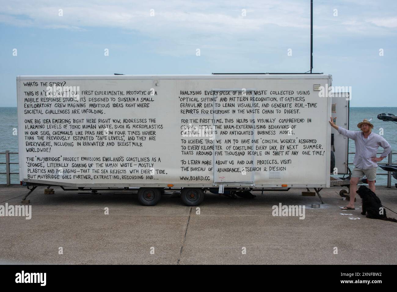 Mobile response studio hi-res stock photography and images - Alamy