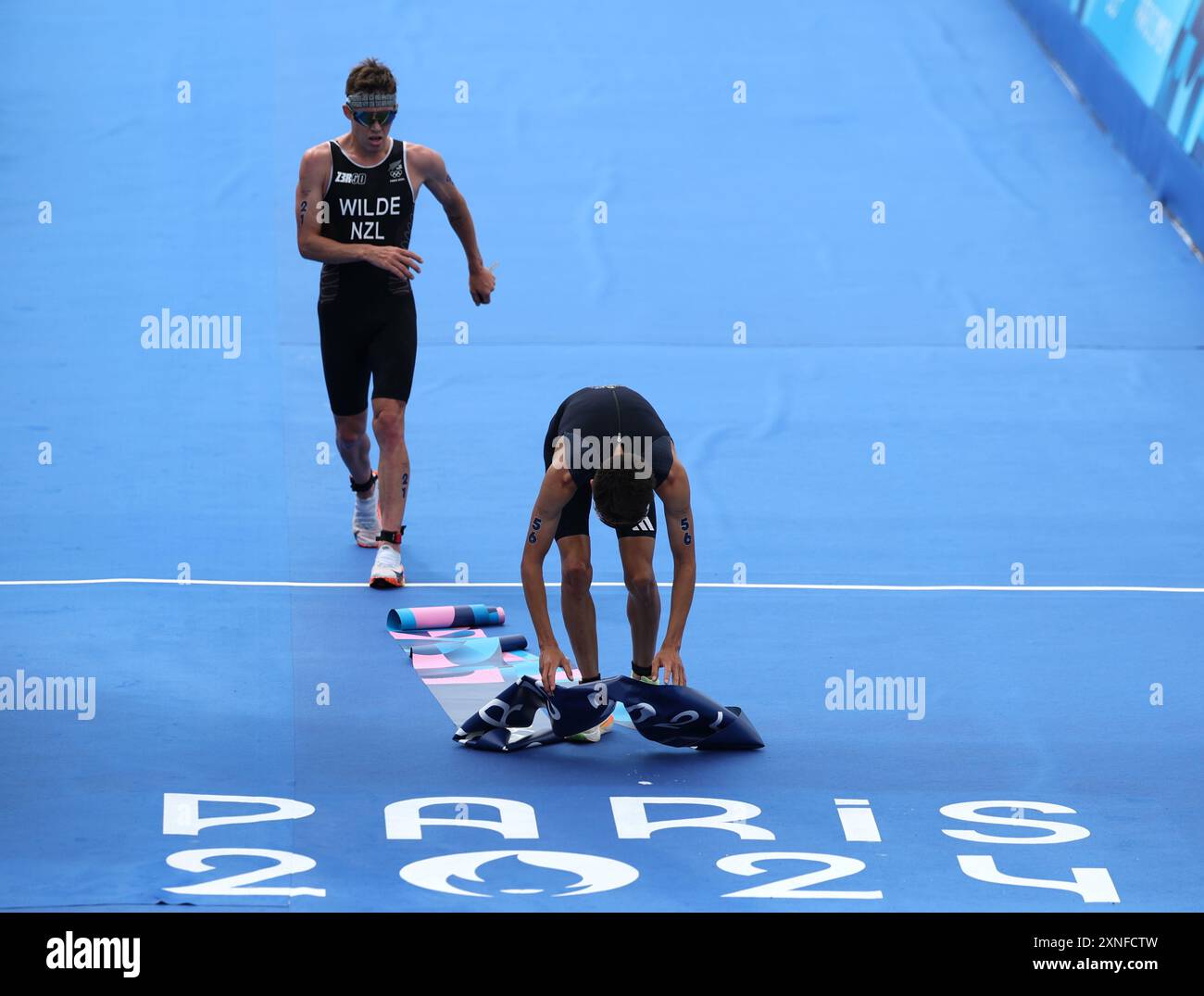 Paris, France. 31st July, 2024. Hayden Wilde (L) of the Netherlands ...