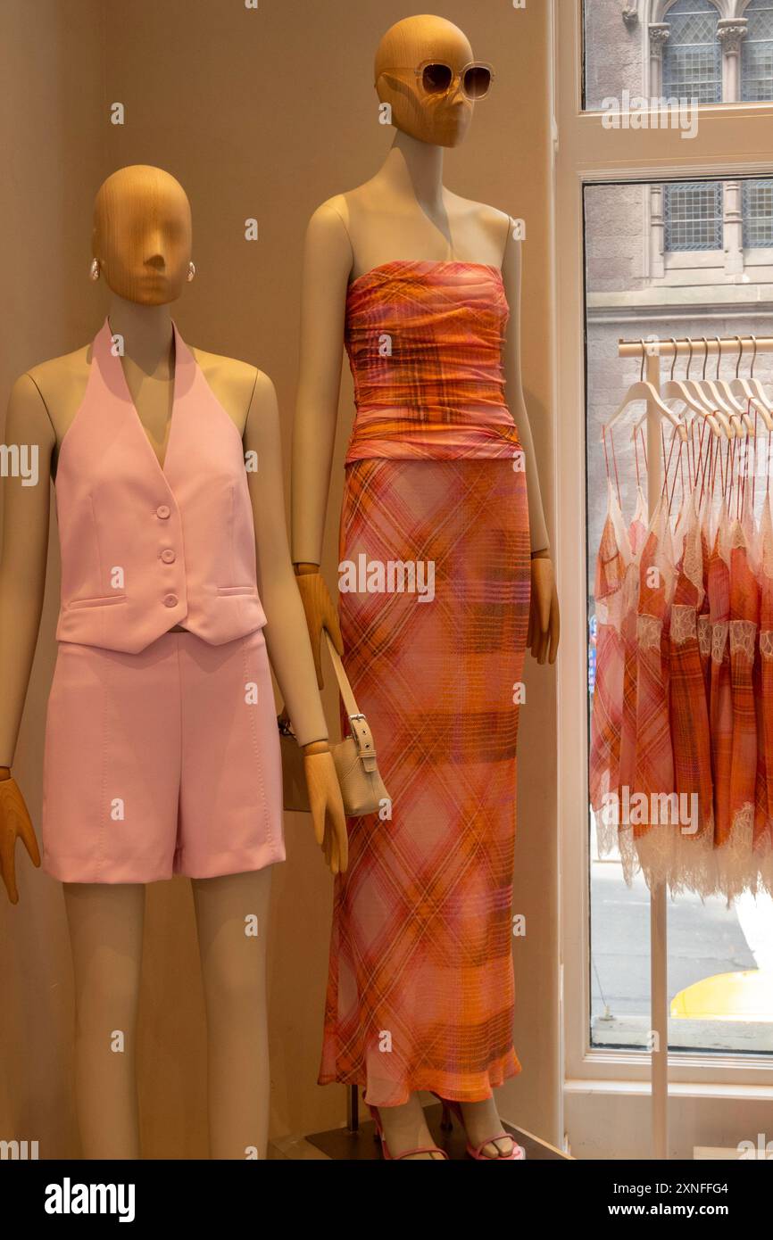 The Mango flagship store is located at 711 Fifth Avenue in New York ...