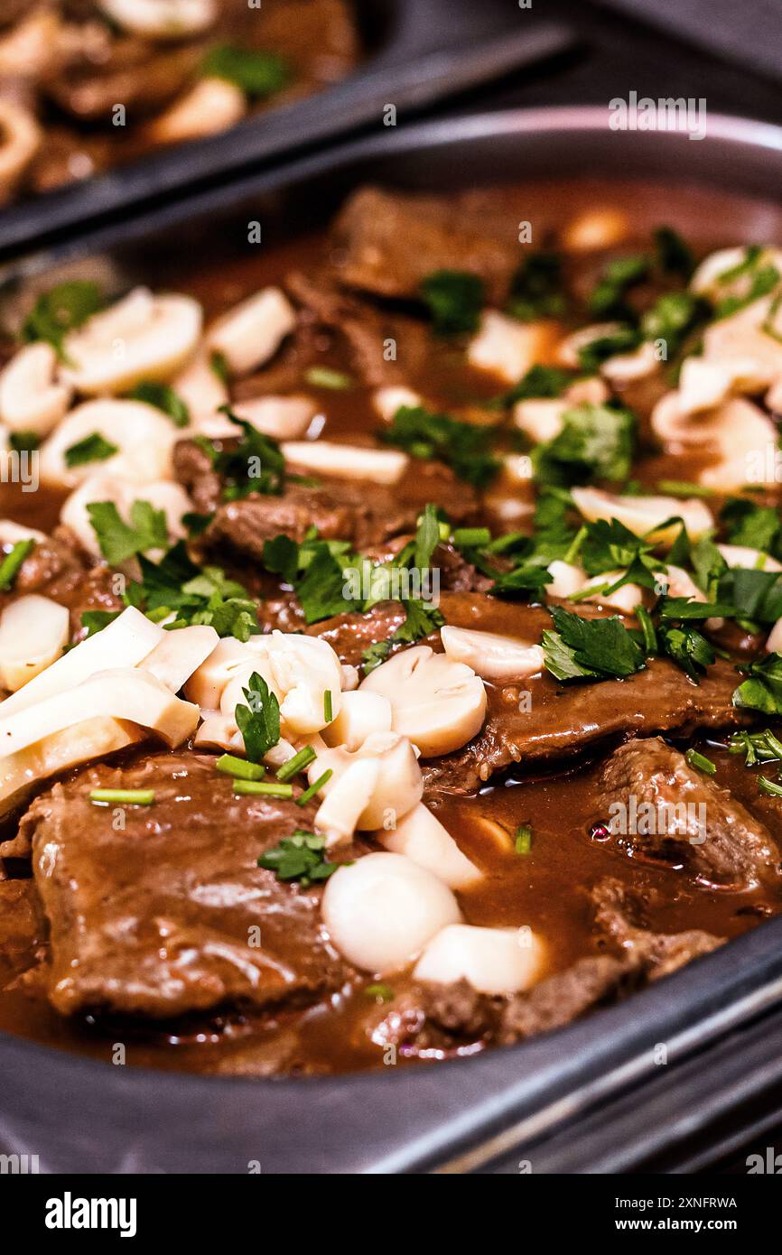 pot meat, rump, meat with mushrooms in Madeira sauce, self service ...