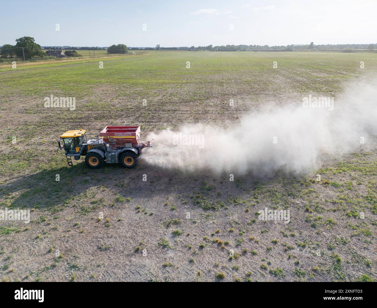 Spreading gypsum hi-res stock photography and images - Alamy