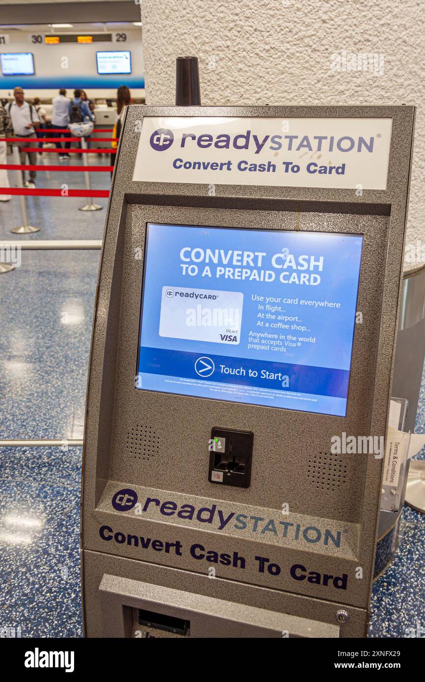 Using kiosk touch screen hi-res stock photography and images - Alamy