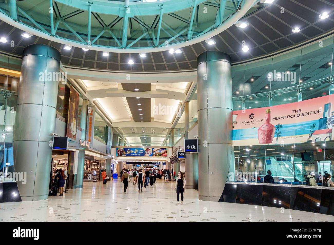 Passengers in transit area hi-res stock photography and images - Alamy