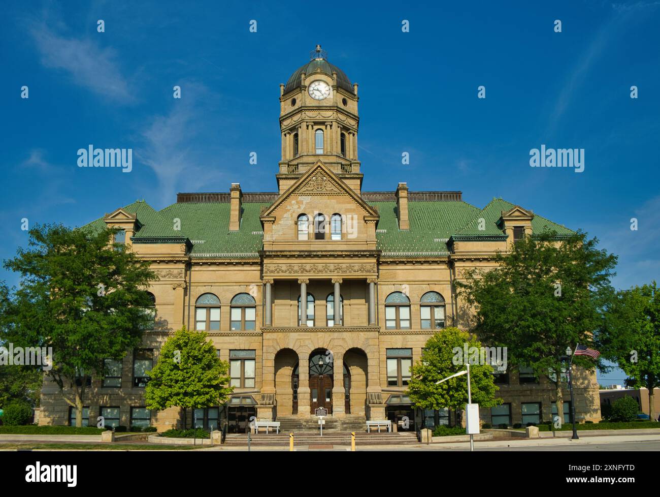 Auglaize County Courthouse in downtown Wapakoneta, Ohio. USA 2024 Stock ...