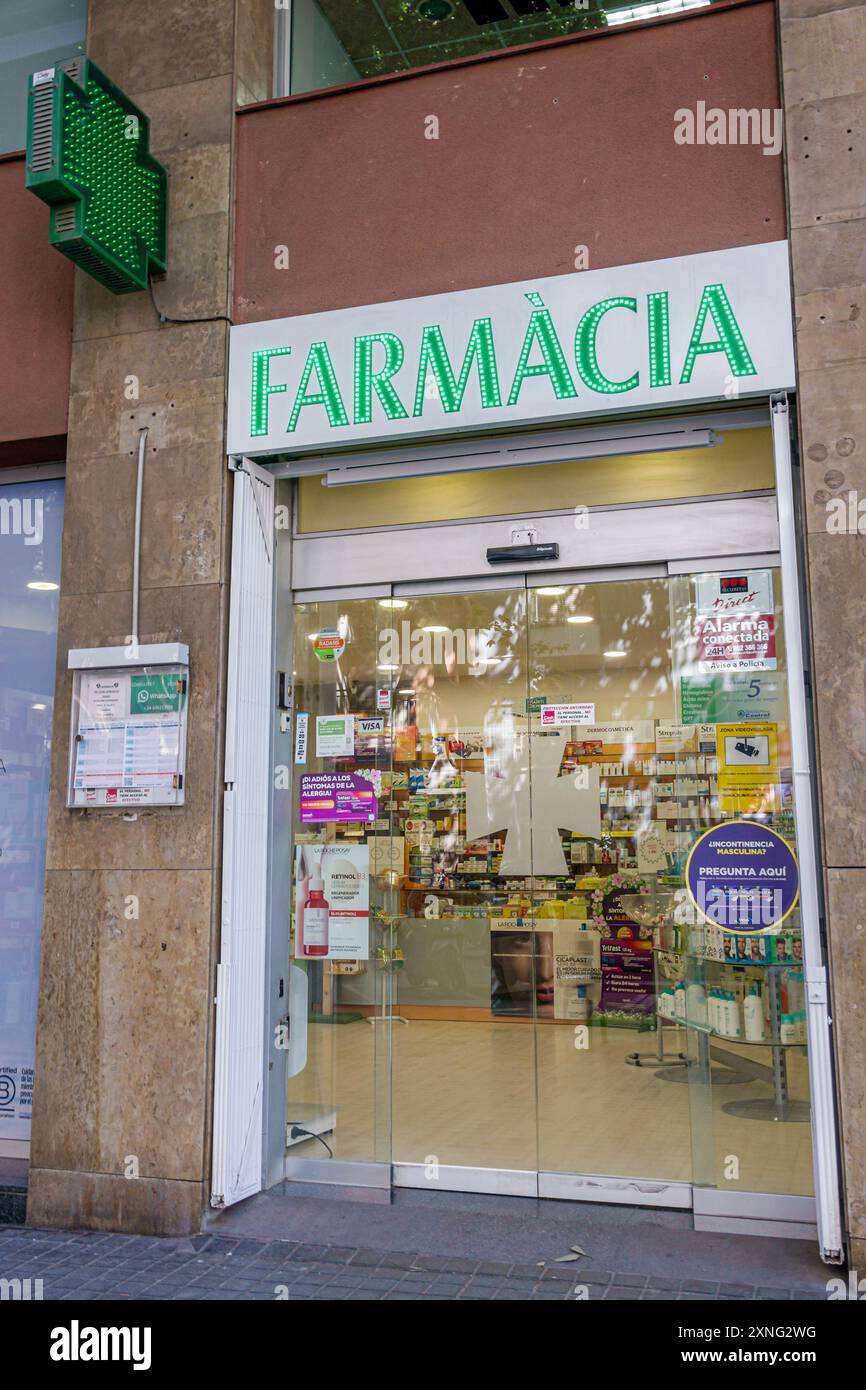 Pharmacy drugstore outside exterior hi-res stock photography and images ...