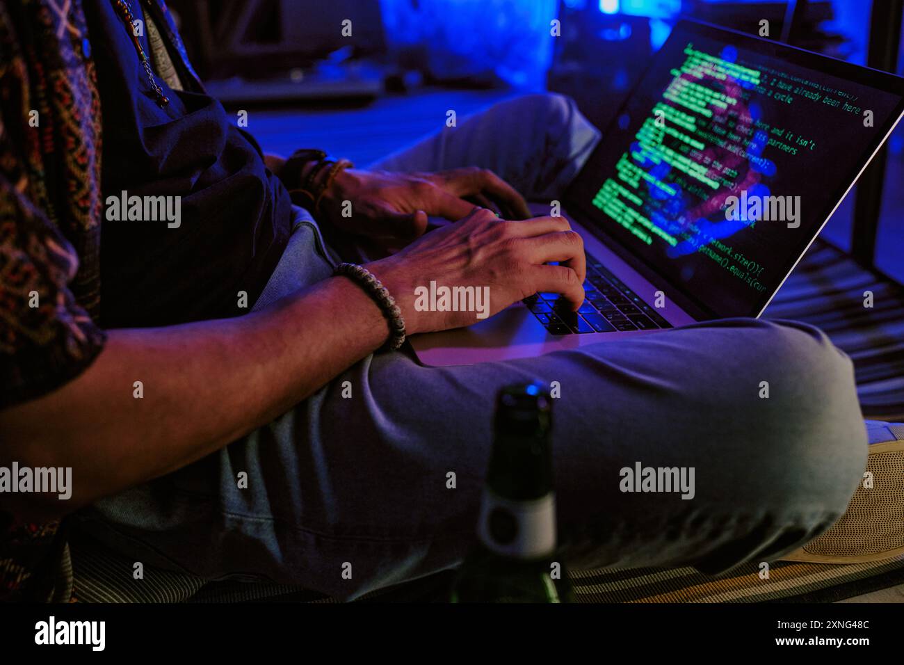 Unrecognizable hand in hand hi-res stock photography and images - Alamy