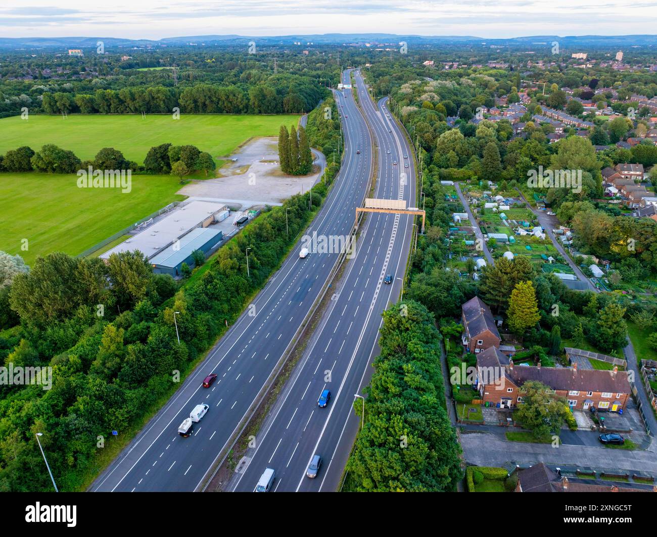 Manchester airport aerial hi-res stock photography and images - Alamy