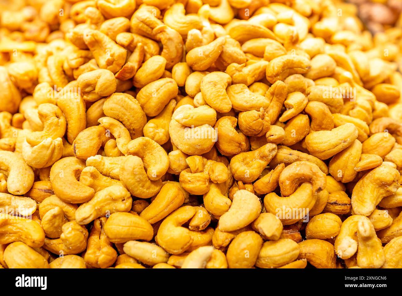 Pile cashew nuts full hi-res stock photography and images - Alamy