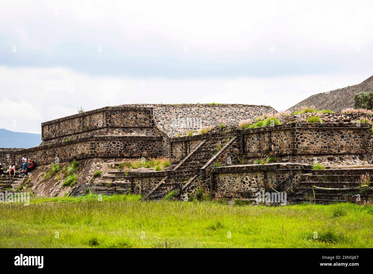 Archaeological Zone of Teotihuacan, the city with the largest pyramids ...