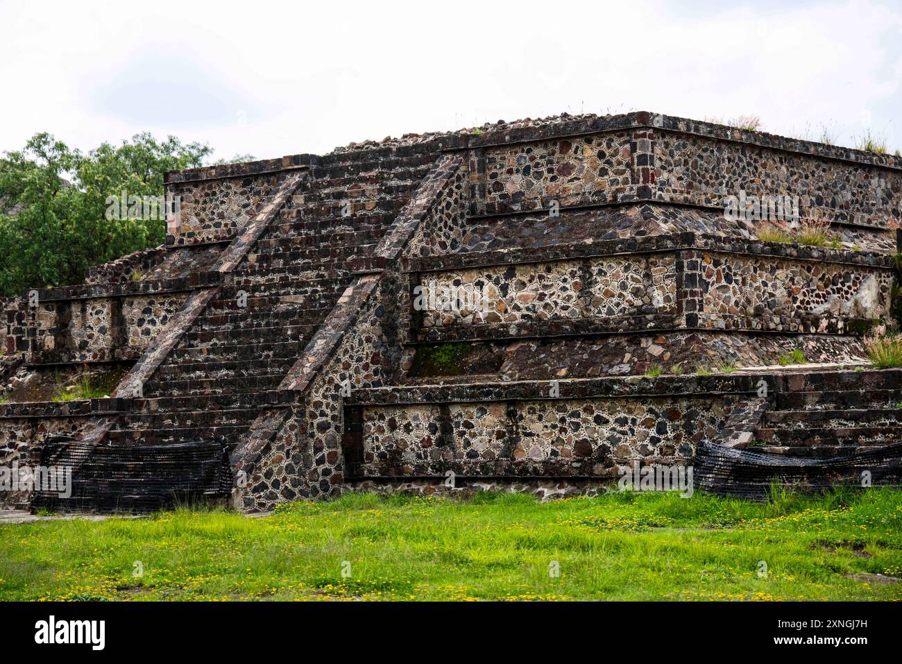 Archaeological Zone of Teotihuacan, the city with the largest pyramids ...