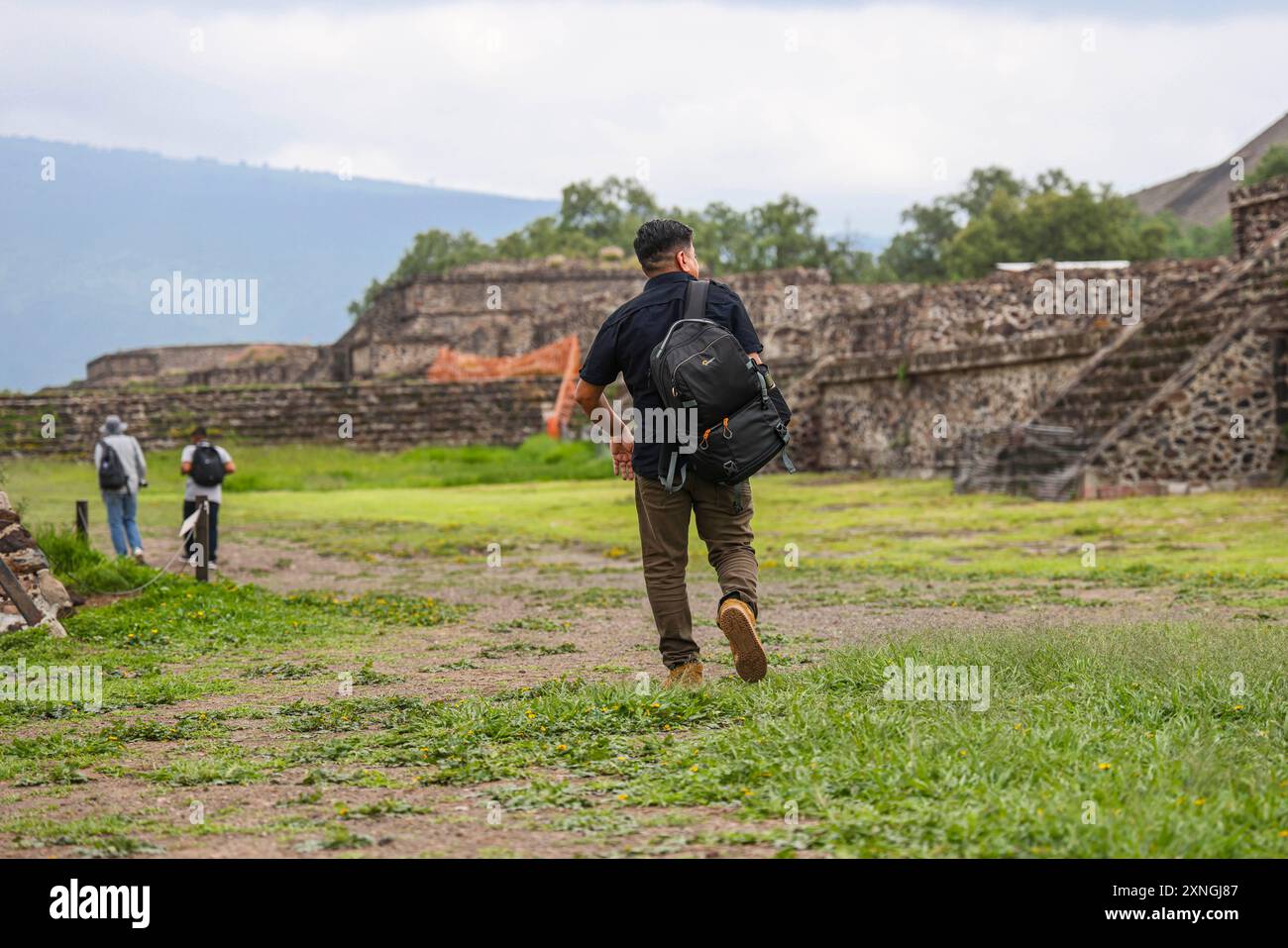 Archaeological Zone of Teotihuacan, the city with the largest pyramids ...