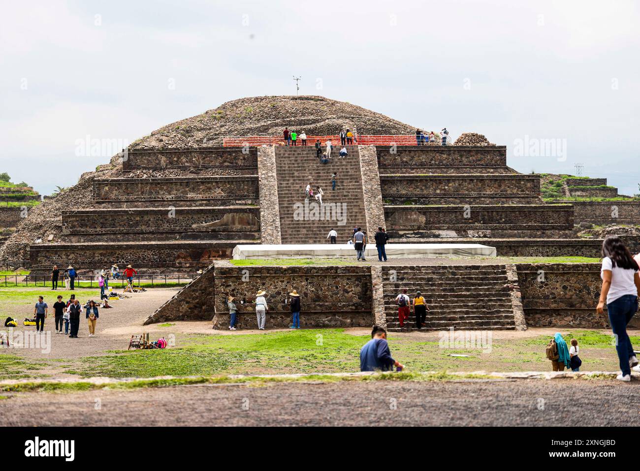Archaeological Zone of Teotihuacan, the city with the largest pyramids ...