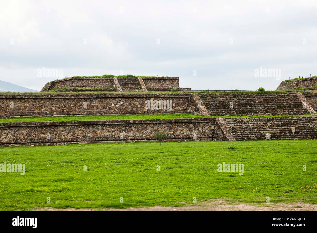 Archaeological Zone of Teotihuacan, the city with the largest pyramids ...