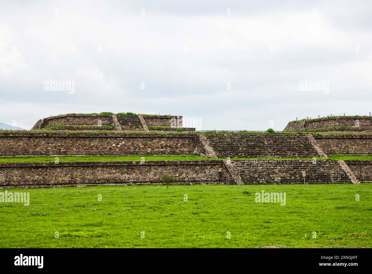 Archaeological Zone of Teotihuacan, the city with the largest pyramids ...