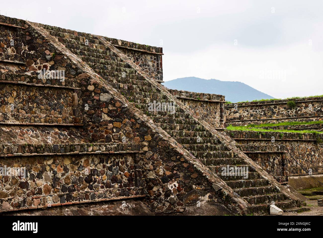 Archaeological Zone of Teotihuacan, the city with the largest pyramids ...