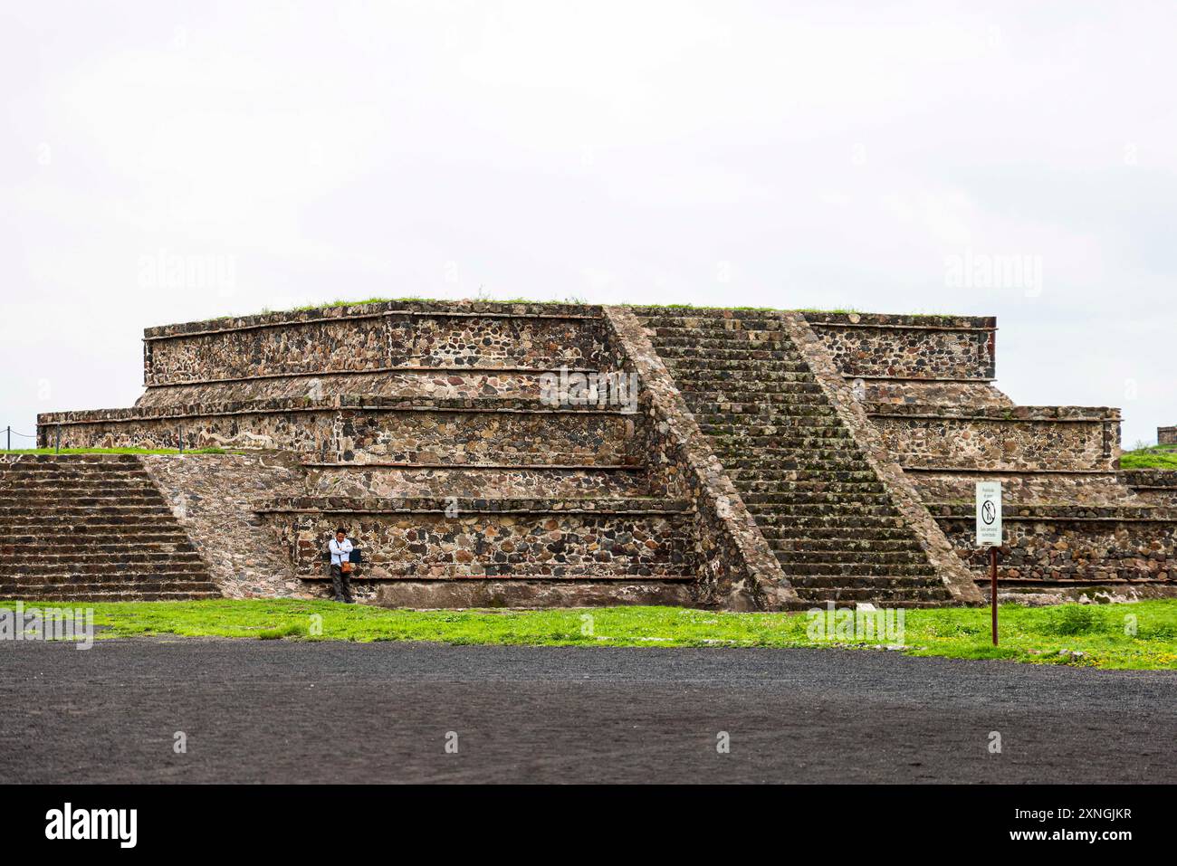 Archaeological Zone of Teotihuacan, the city with the largest pyramids ...