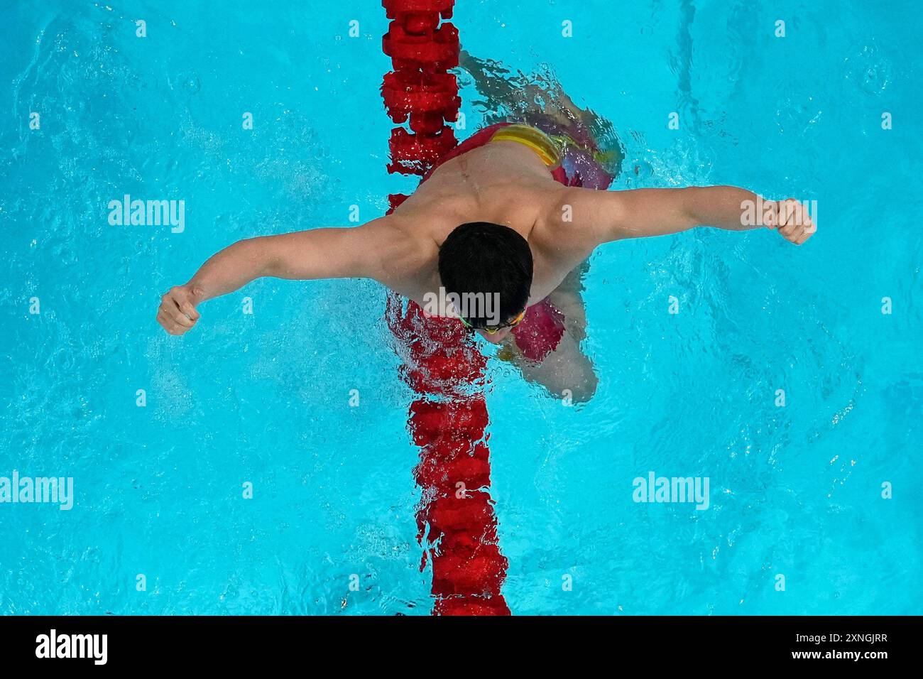 Pan Zhanle, of China, celebrates after setting a new world record ...