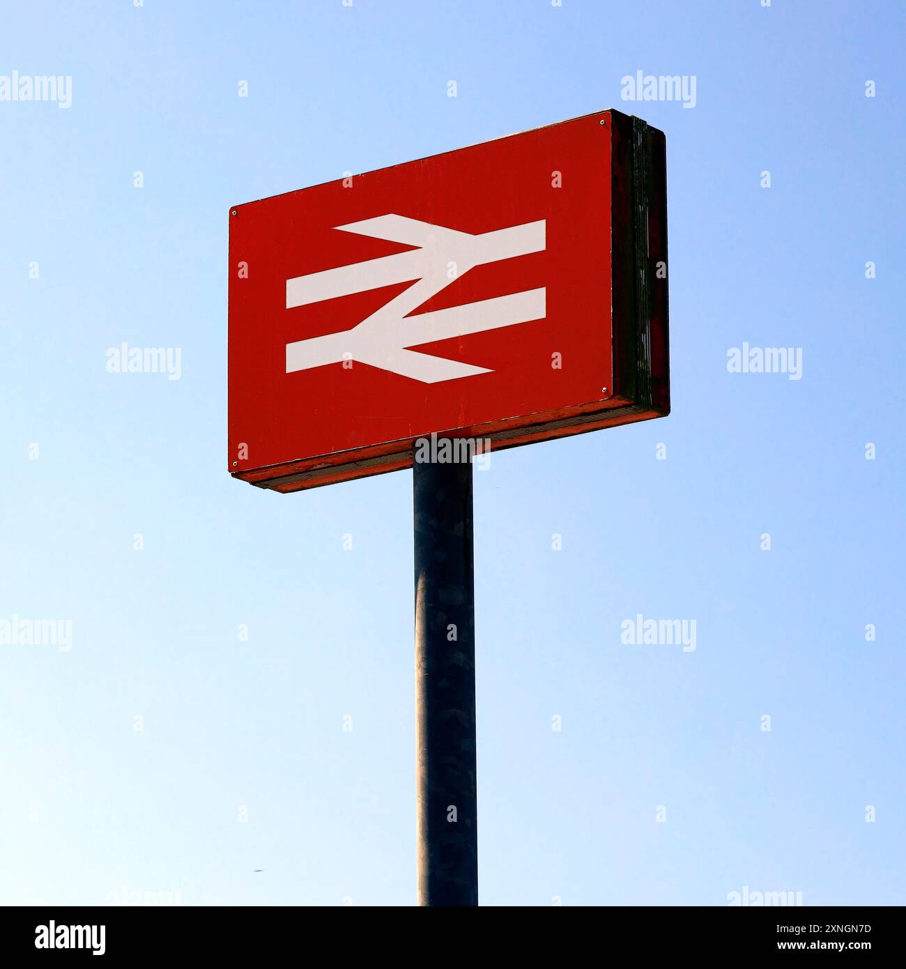 Iconic british railways double arrow sign hi-res stock photography and ...