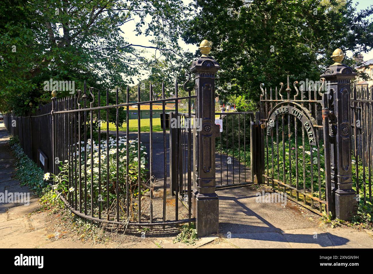 Wrought iron fence and gate to Belle Vue Park, Penarth Stock Photo - Alamy