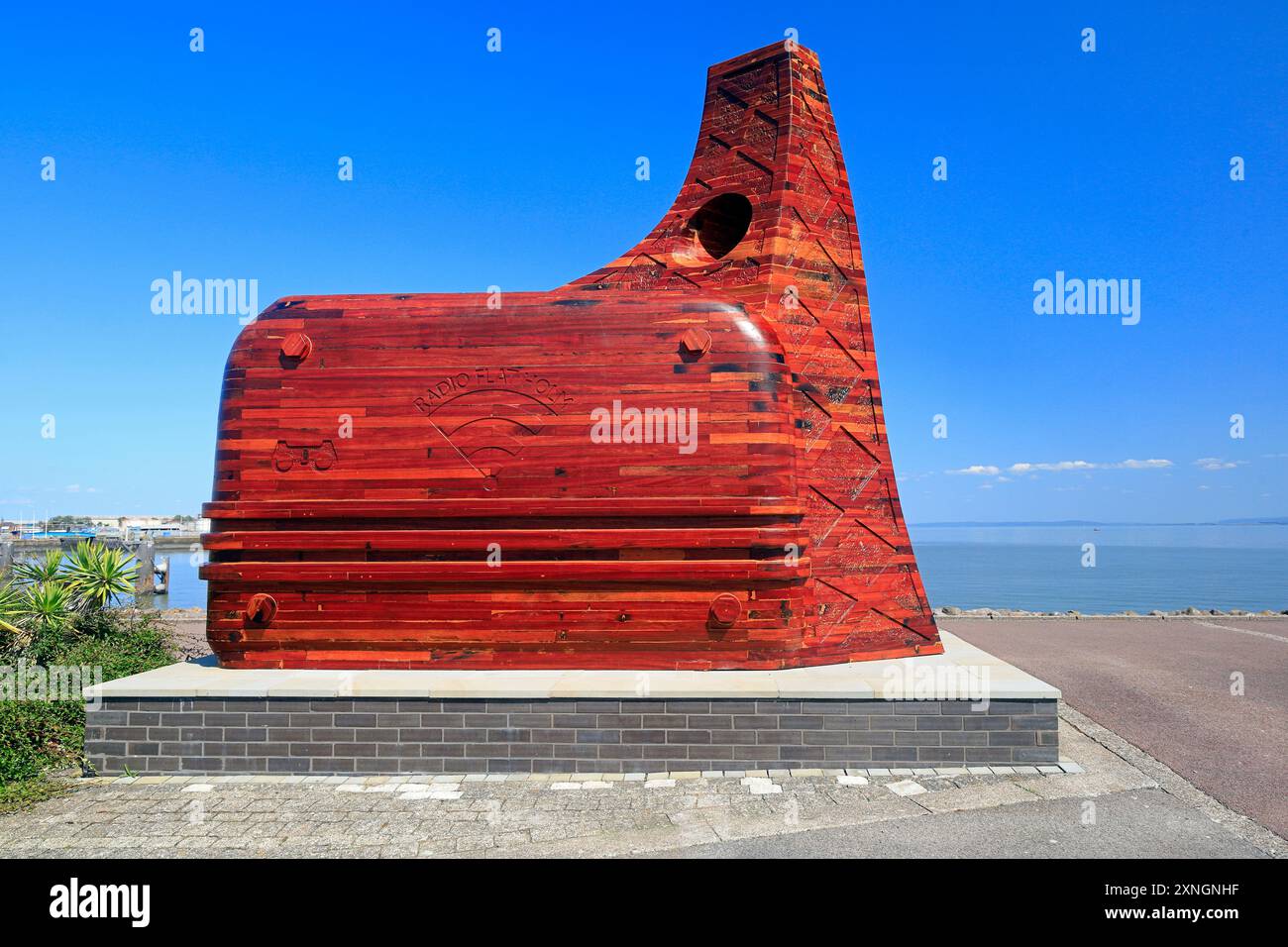 The Radio Flat Holm sculpture, Cardiff Barrage, Designed by Glenn ...