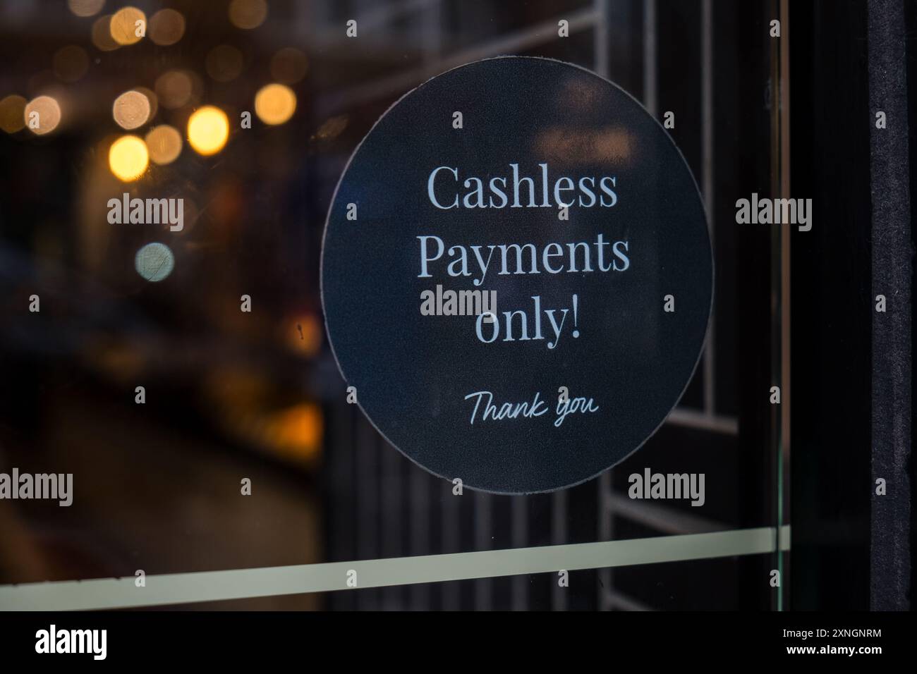 Cash only sign hi-res stock photography and images - Alamy