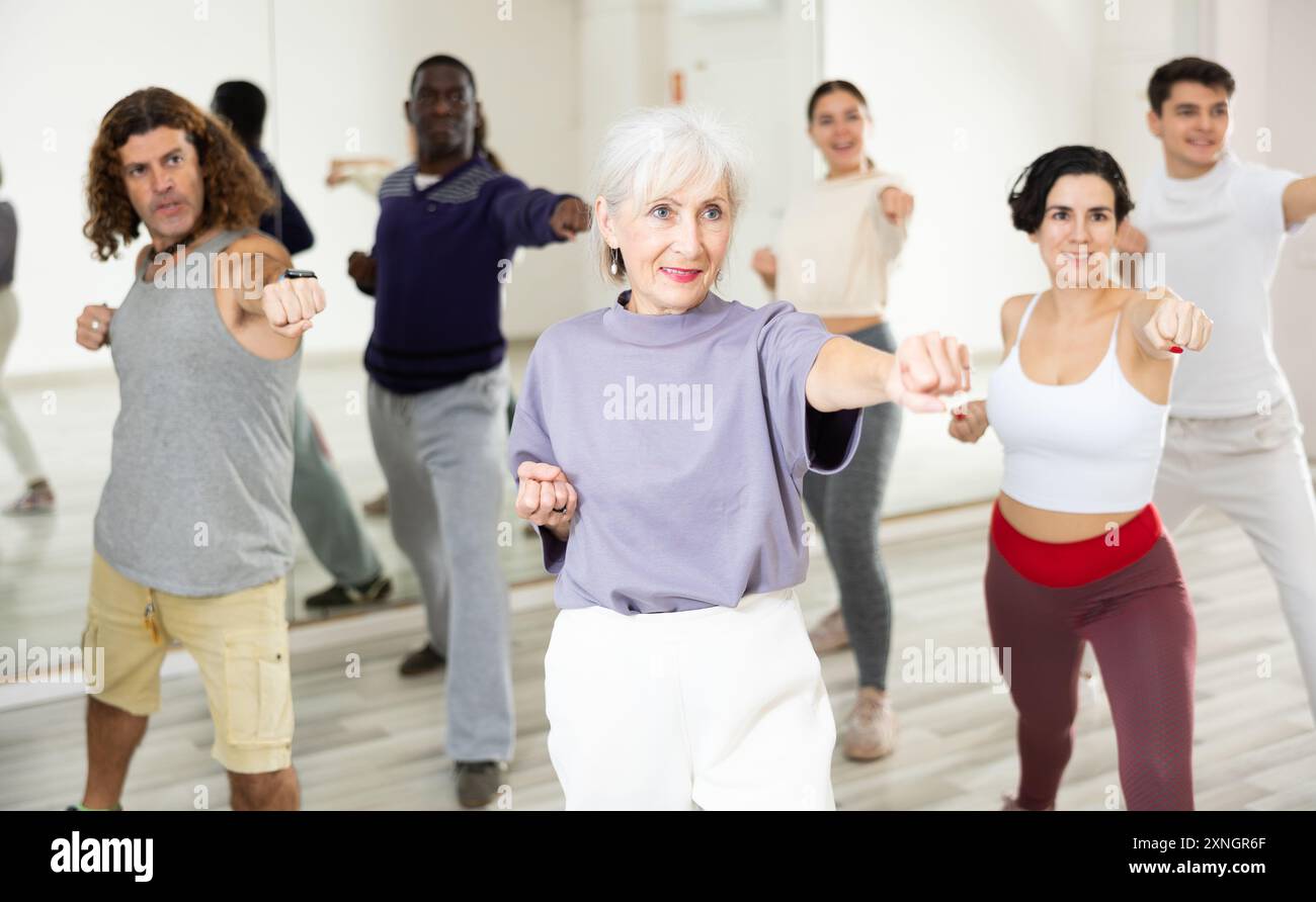People learning routine in dance hi-res stock photography and images ...