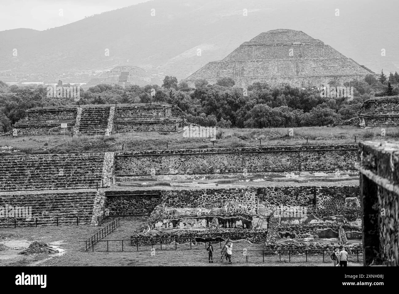 Pyramid of the Moon in San Martin de las Pirámides and Pyramid of the ...