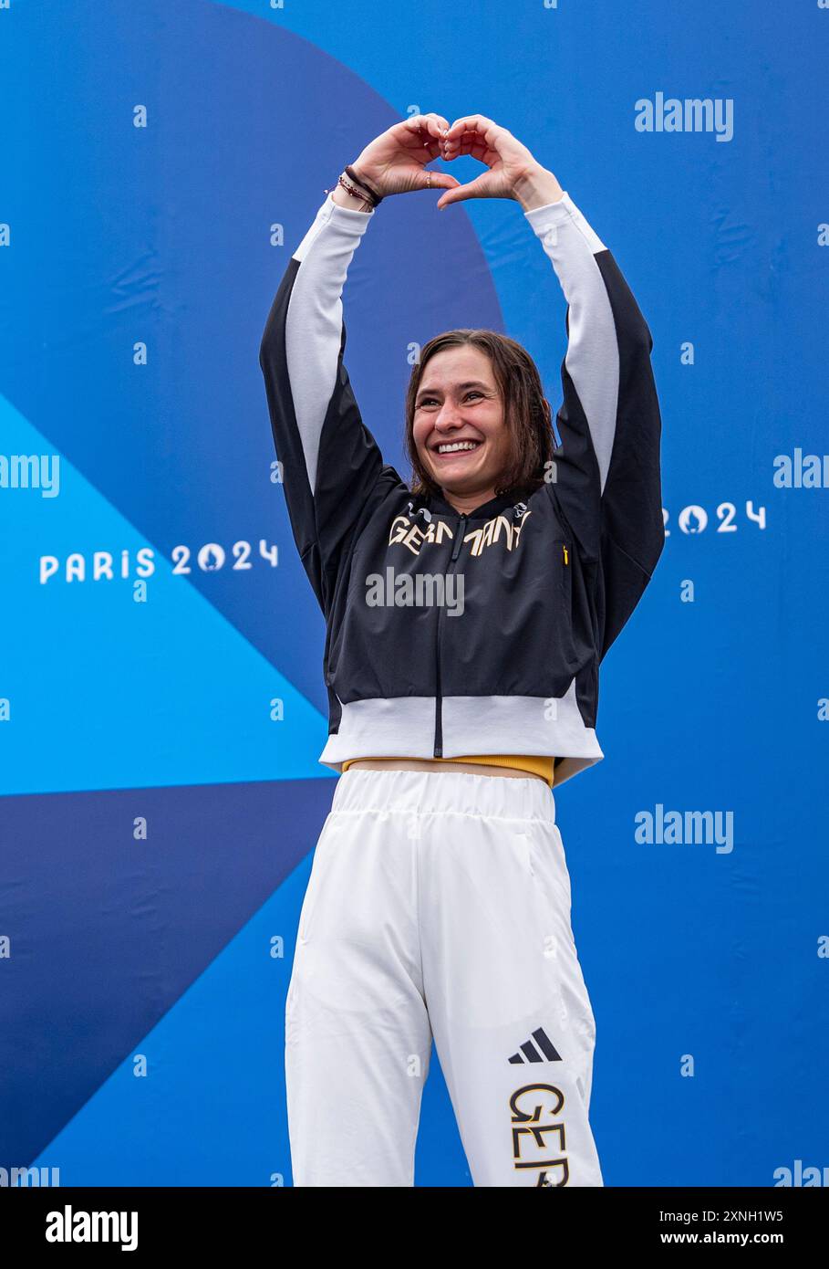 Paris, France. 31st July, 2024. Elena Lilik of Germany make a heart ...