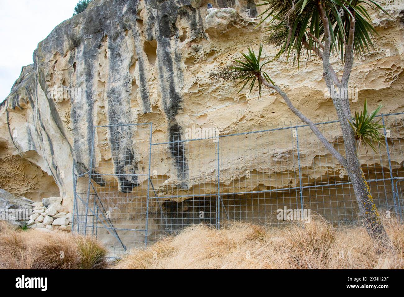 Takiroa Maori Rock Drawings - New Zealand Stock Photo - Alamy