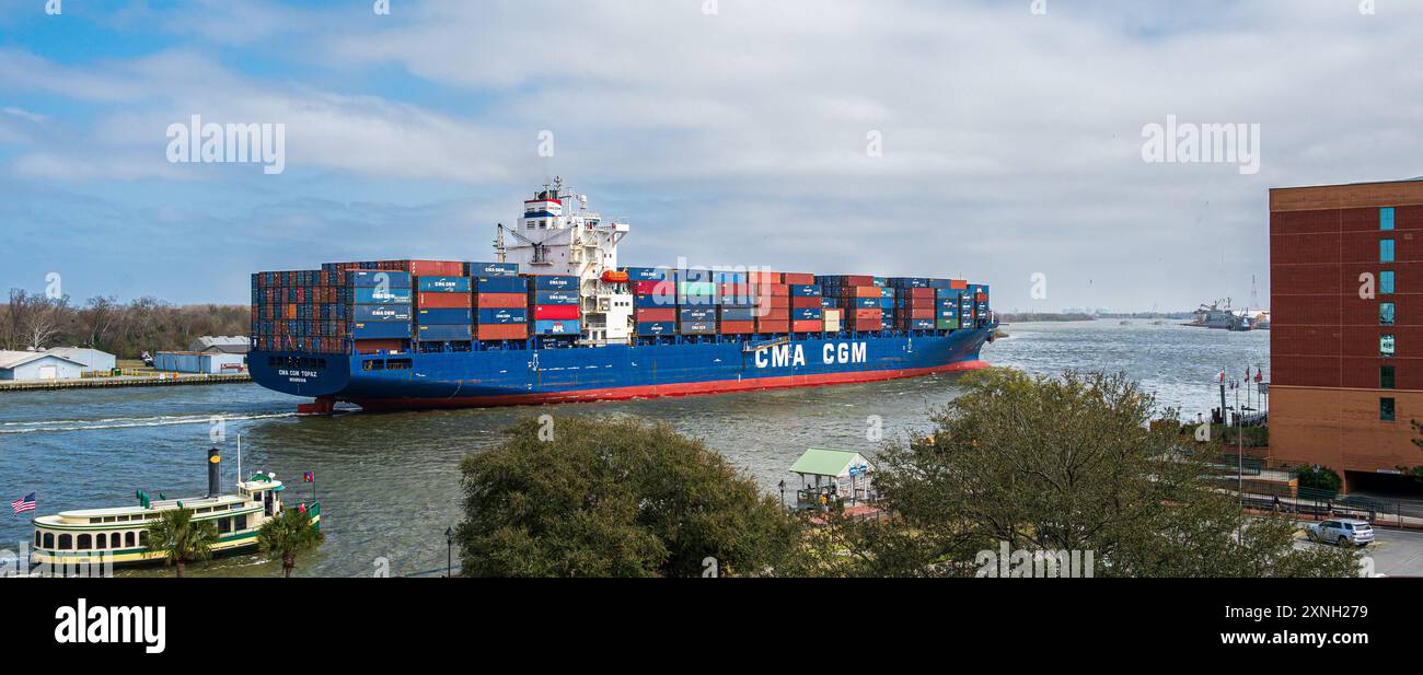 Port of savannah containers hi-res stock photography and images - Alamy