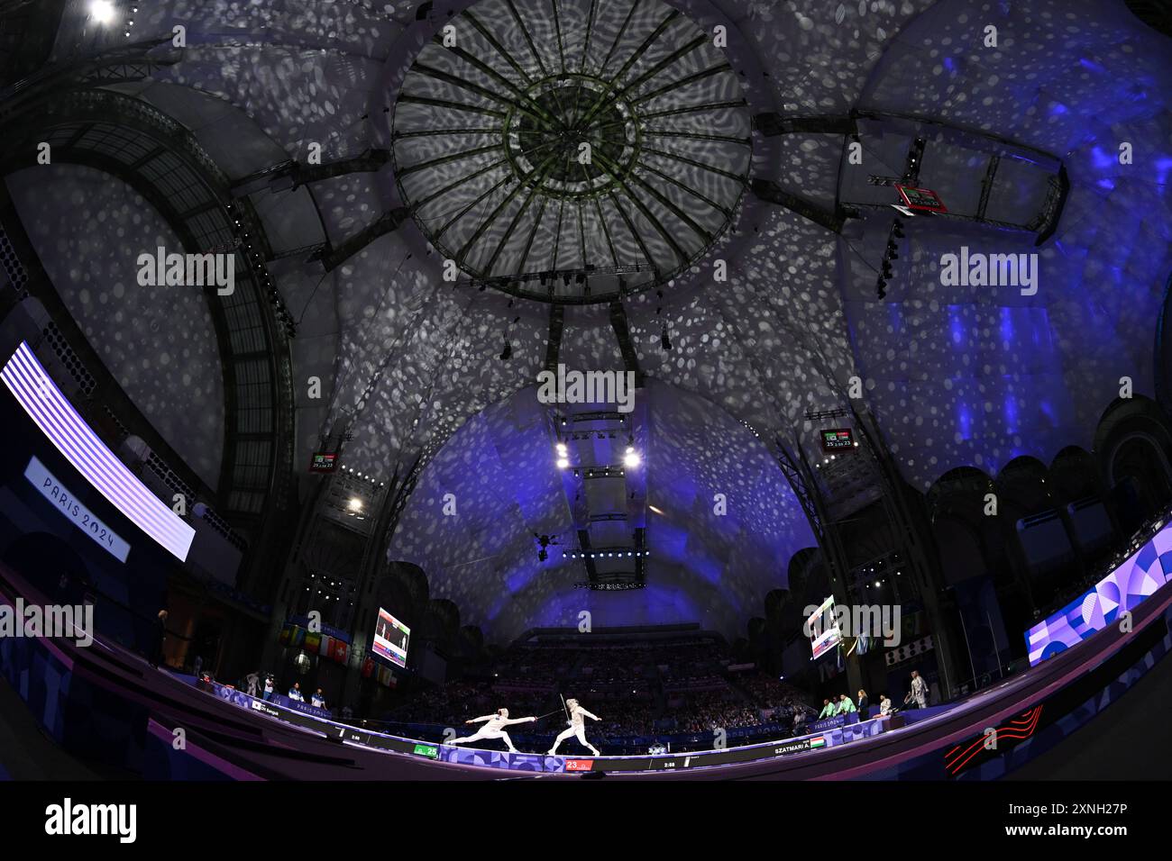 Paris - France, July 31, 2024, French fencing team, defeats Italian ...