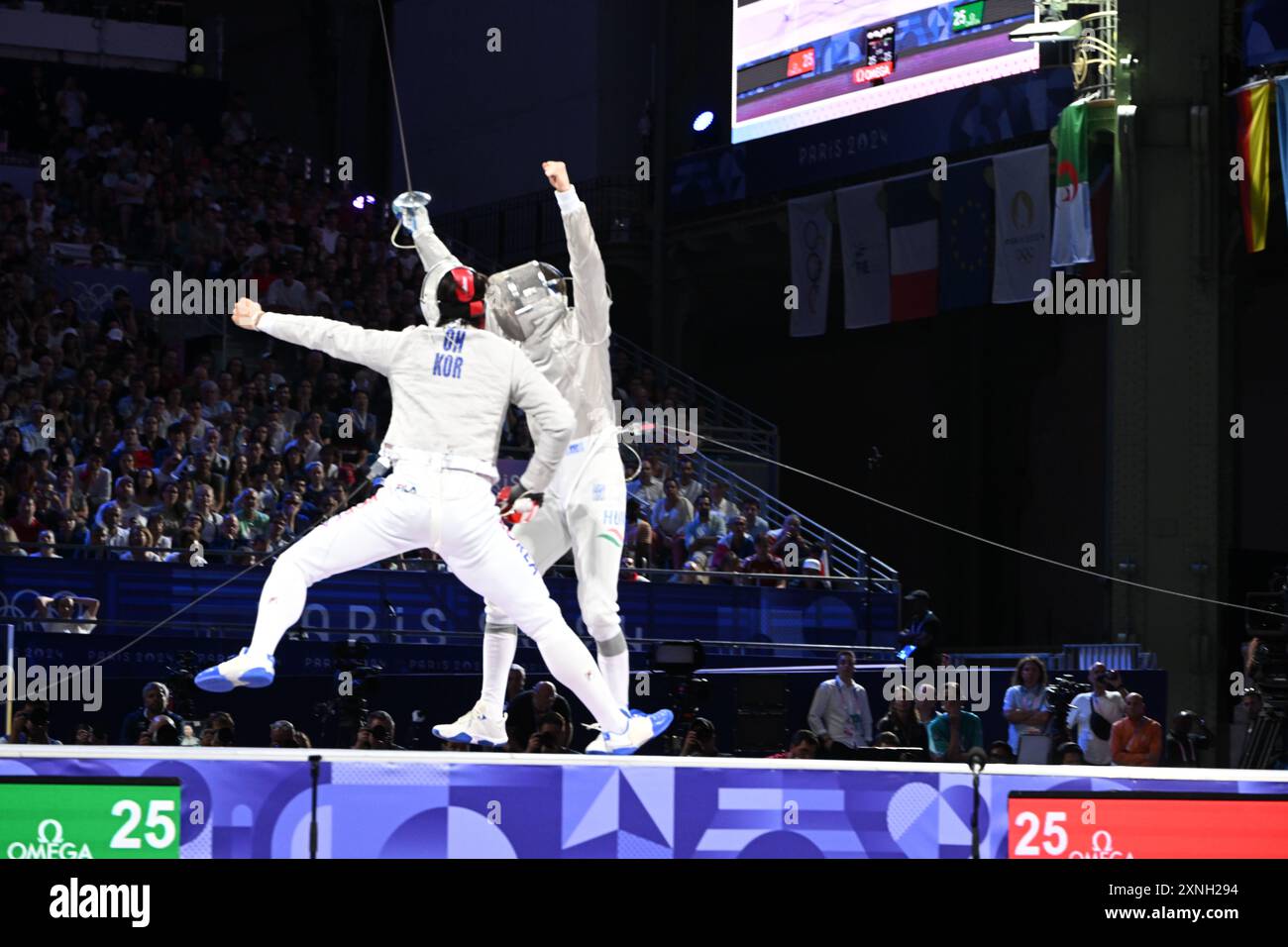 Paris - France, July 31, 2024, French fencing team, defeats Italian ...