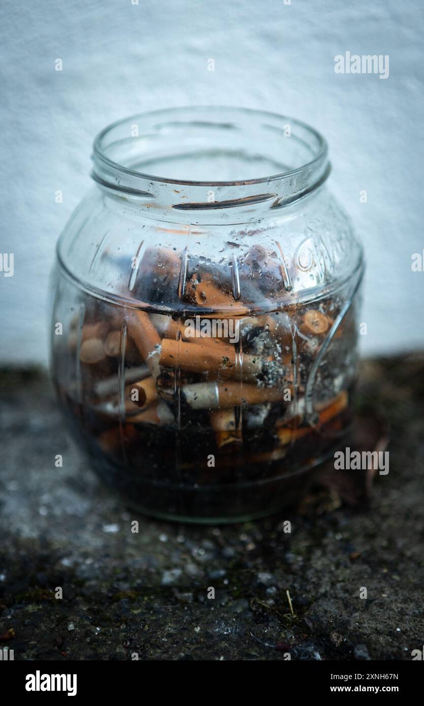 Cigarette buds hi-res stock photography and images - Alamy