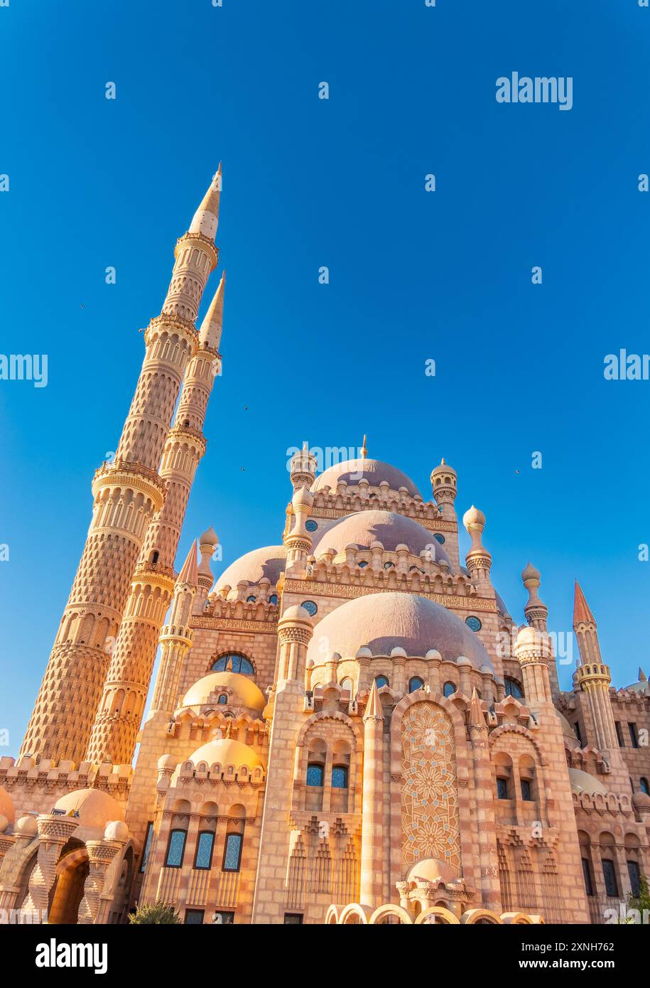 Egypt sinai mosque tower islam hi-res stock photography and images - Alamy