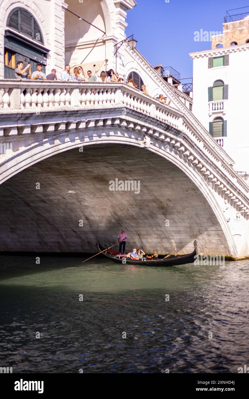 Venice bridge dining hi-res stock photography and images - Alamy