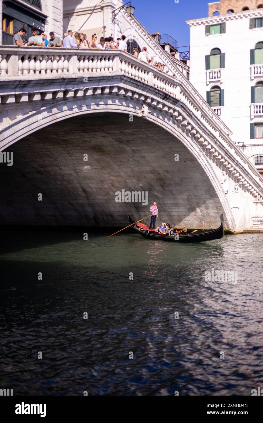 Venice bridge dining hi-res stock photography and images - Alamy