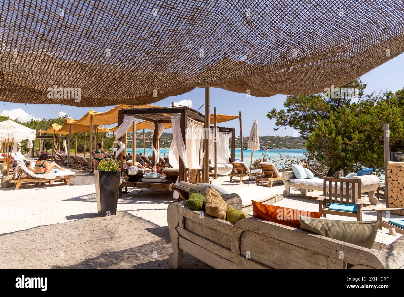 L'oasis Santa Giulia beach club Corsica, France Stock Photo - Alamy