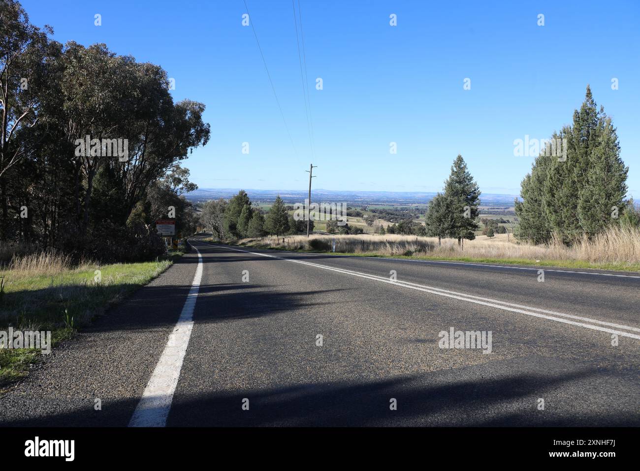 Mid Western Highway (B64) between Grenfell and Cowra, NSW, Australia ...
