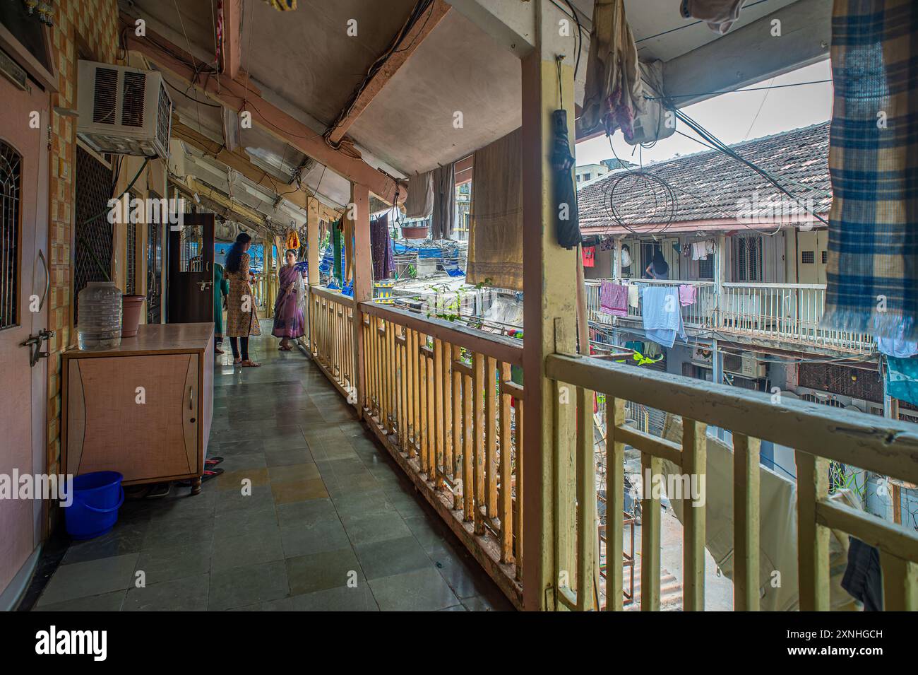 05 Oct 2018 Vintage Old Wooden single storey Chawl Datta Mandir Wadi ...