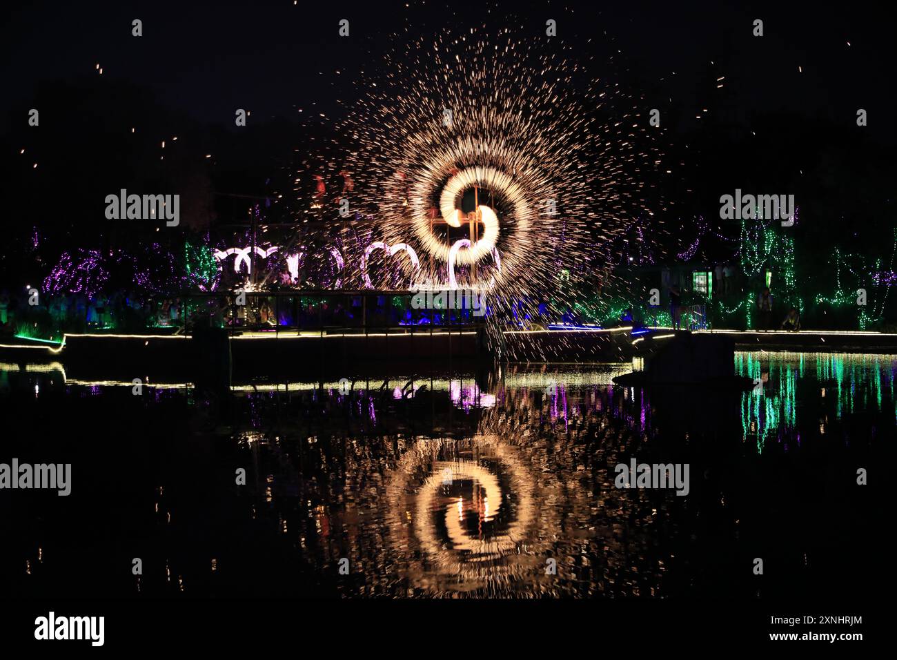 An intangible cultural heritage ''strike iron flower'' is being ...