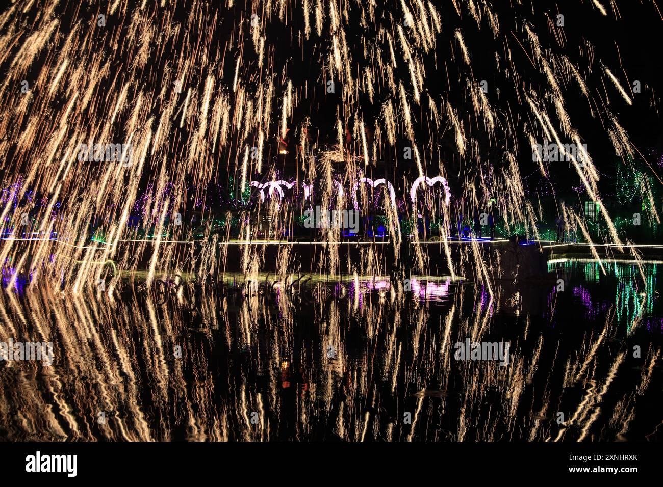 An intangible cultural heritage ''strike iron flower'' is being ...