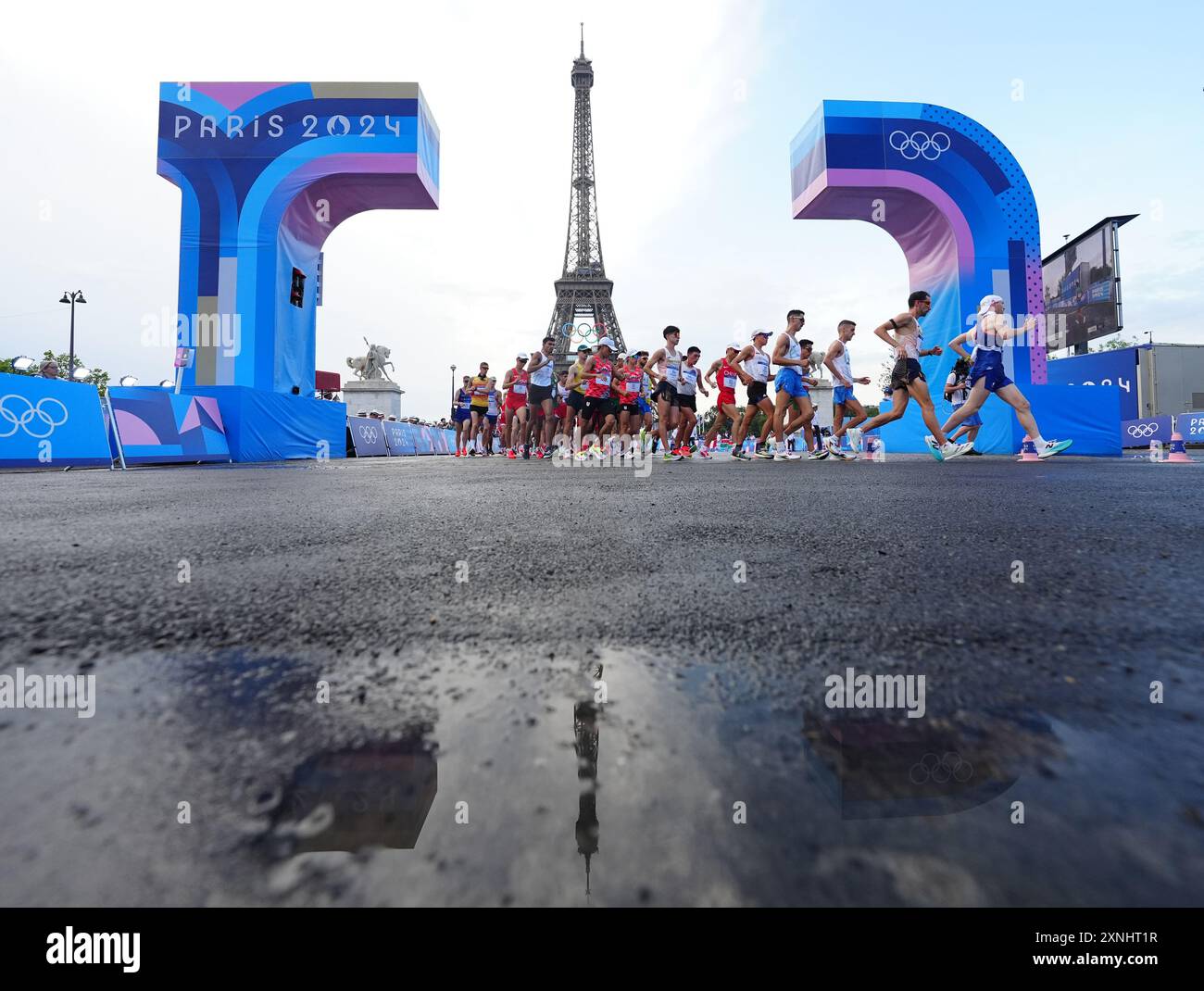 A general view of competitors during the Men's 20km Race Walk at the ...