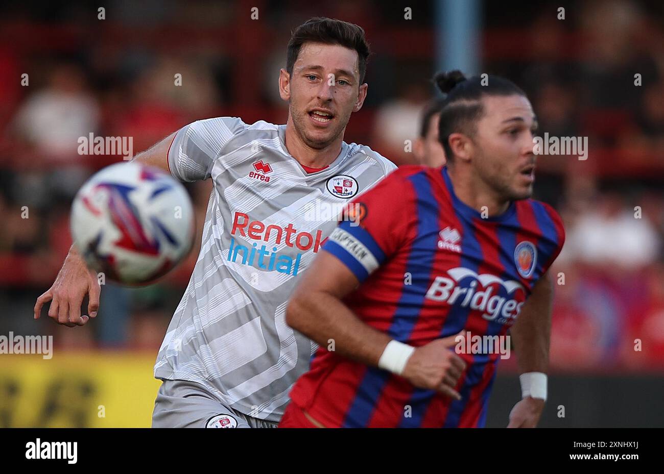 Crawley Town's Jack Roles (L Stock Photo - Alamy