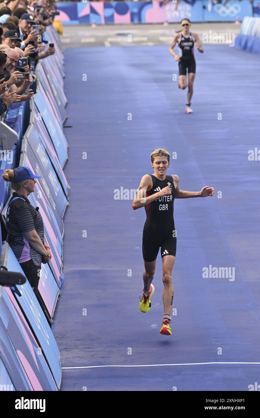 Beth potter bronze medal paris 2024 hi-res stock photography and images ...
