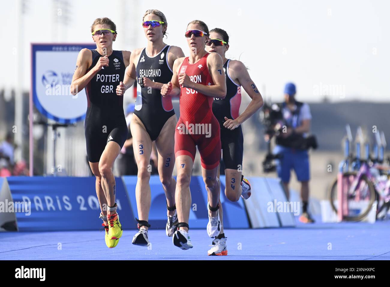 Beth Potter (GBR), Julie Derron (SUI), Cassandre Beaugrand and Emma ...