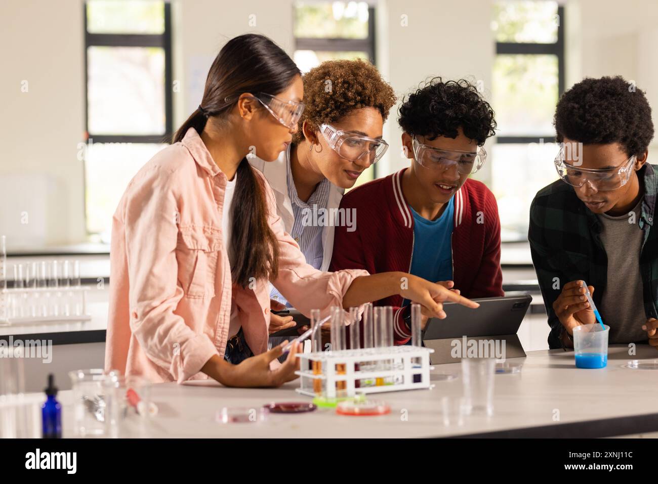High school classroom lab hi-res stock photography and images - Alamy